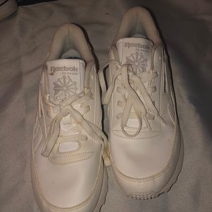 Reebok | Shoes | Reebok Memory Tech Sz 8 White | Poshmark